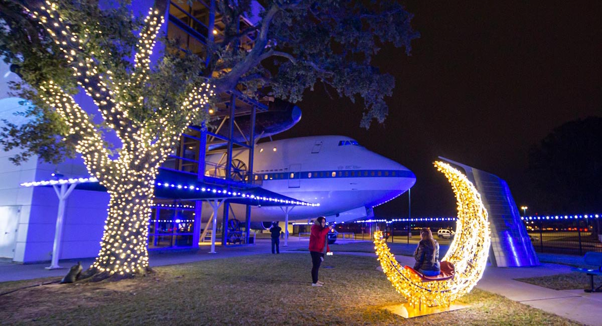 Houston, the Most Wonderful Time of the Year for Galaxy Lights is Here ...